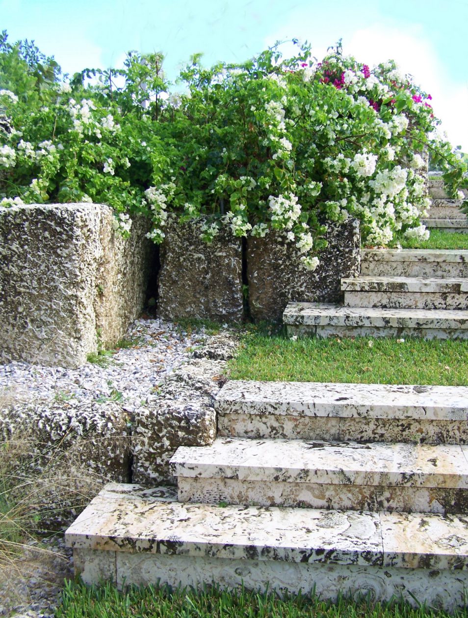 15 Most Exquisite Landscape Steps on a Slope to Accentuate Your Garden ...