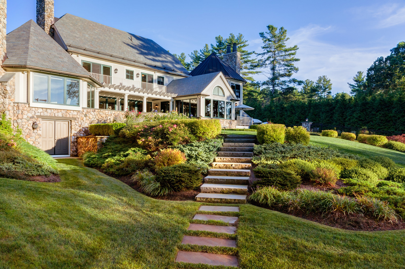 15 Most Exquisite Landscape Steps on a Slope to Accentuate Your Garden ...