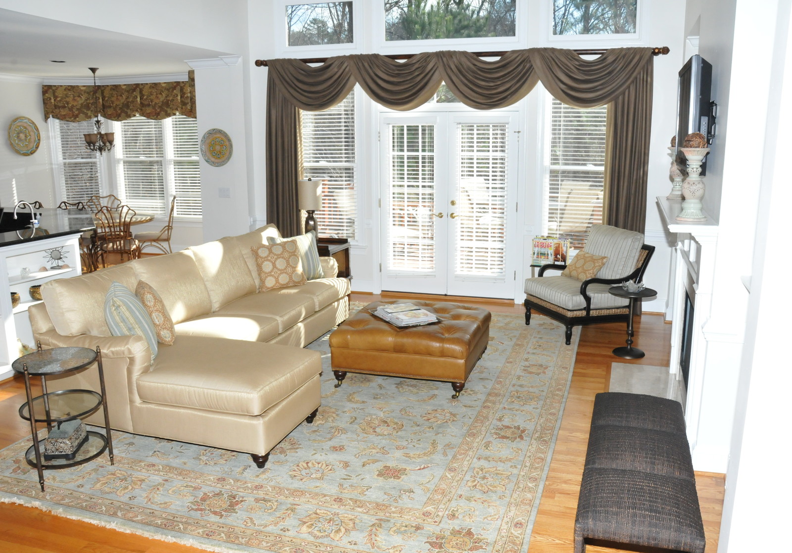 17 Most Beautiful Shades for French Doors to Accentuate the Look – La ...