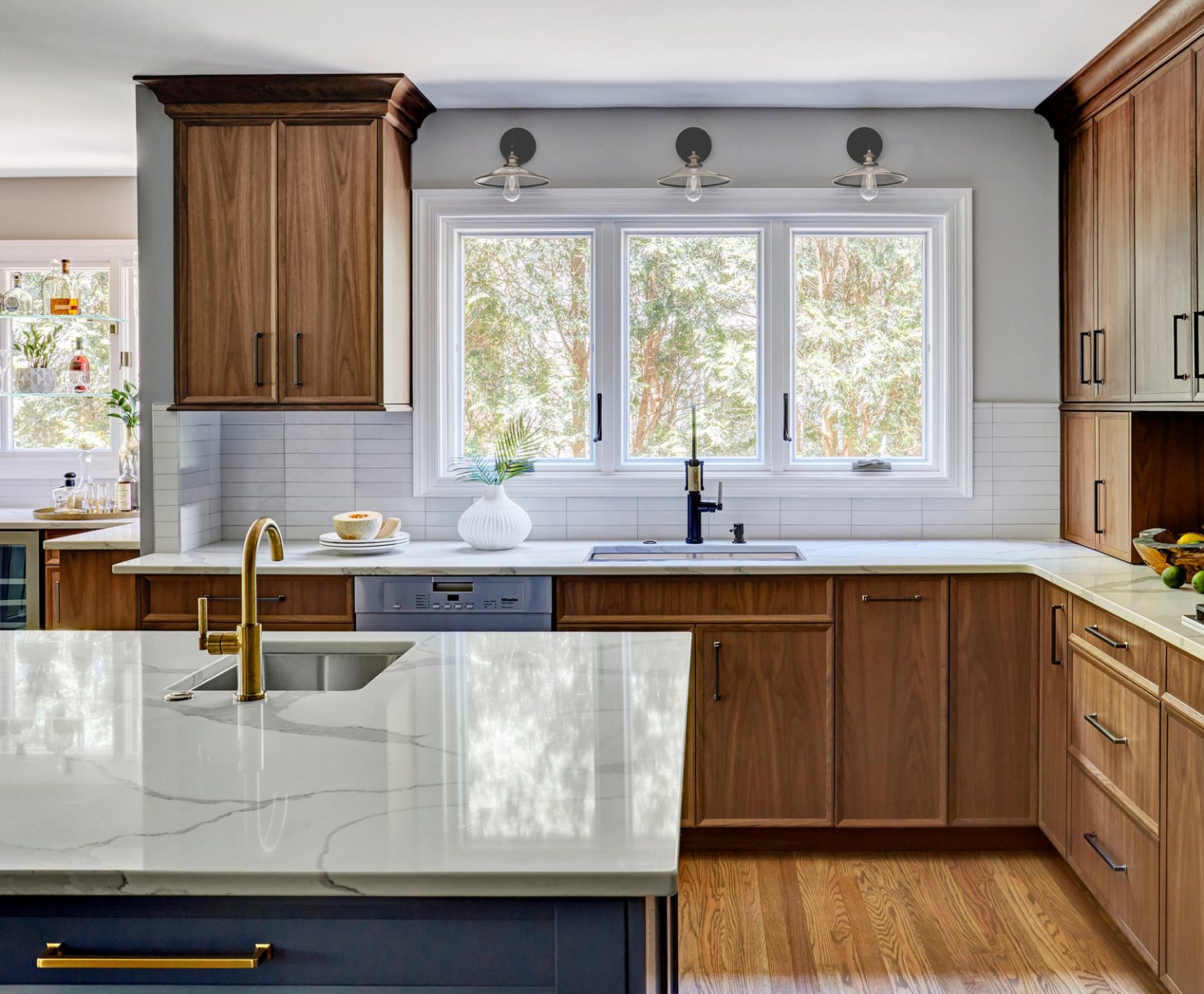 14 Sophisticated Wall Mounted Light Over Kitchen Sink to Give Warm ...