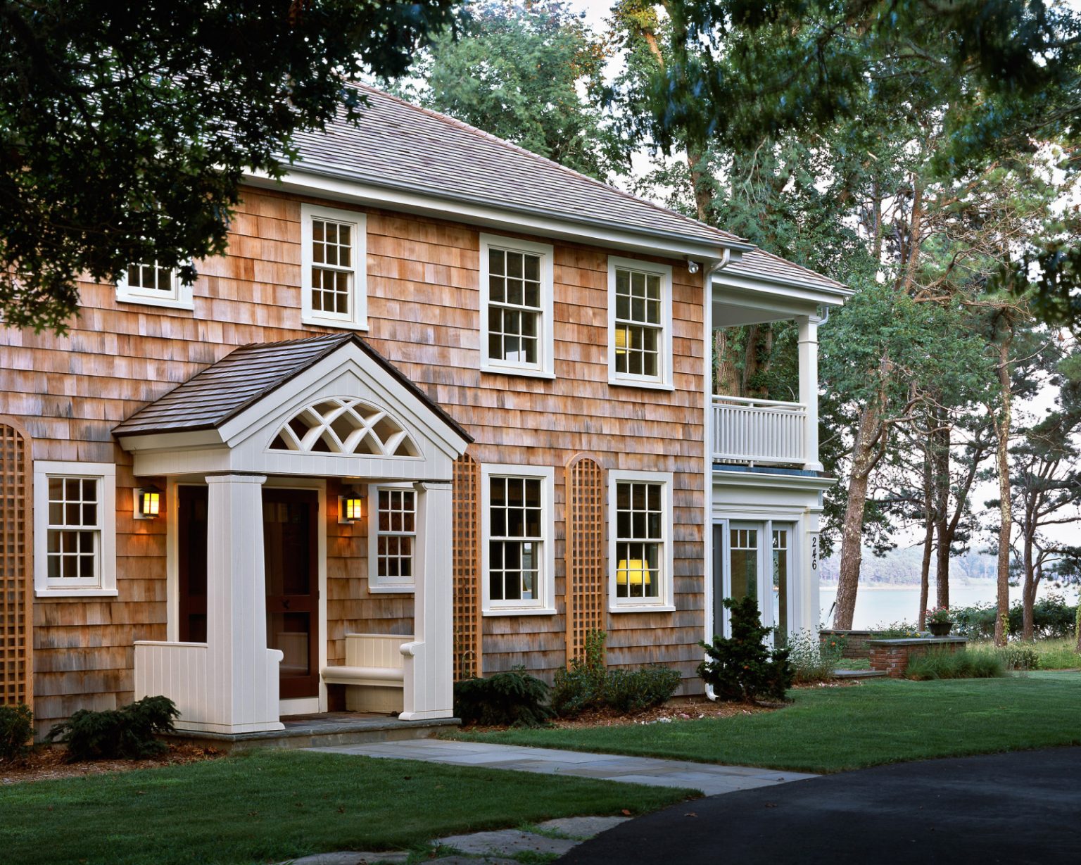14 Classy Front Door Portico to Add Your Home’s Value – La Urbana