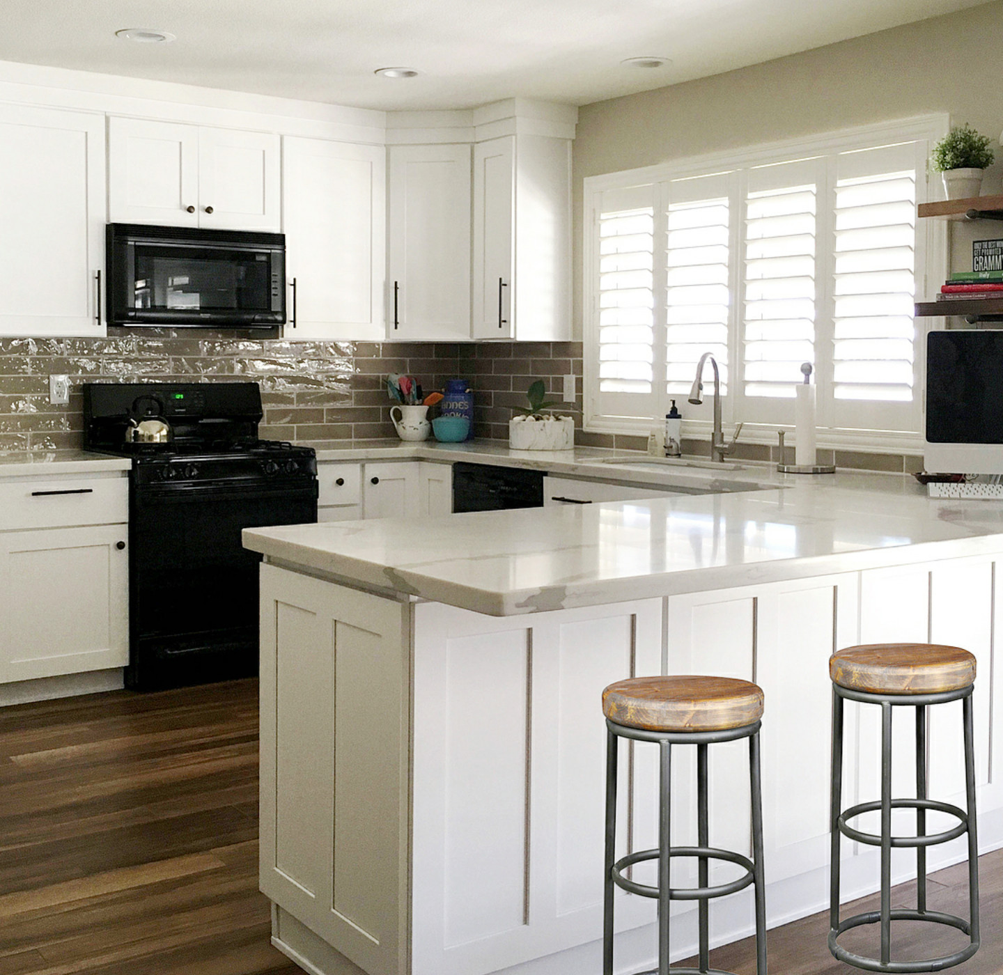 11 Underrated Kitchen Window Shutters for Your Best Window Treatment ...
