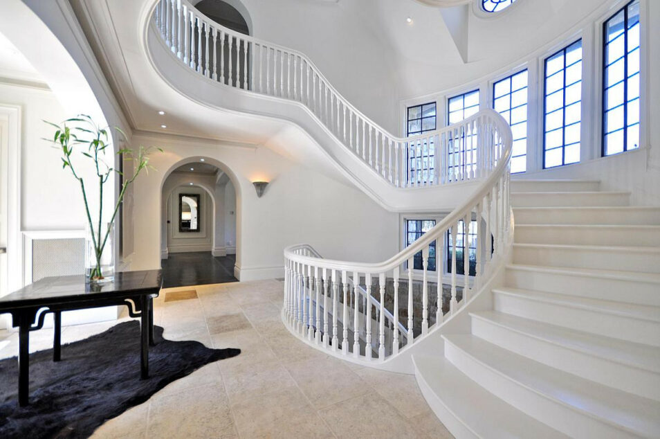 17 Elegant Designs of Half Wall Stair Railing to Provide Extra ...